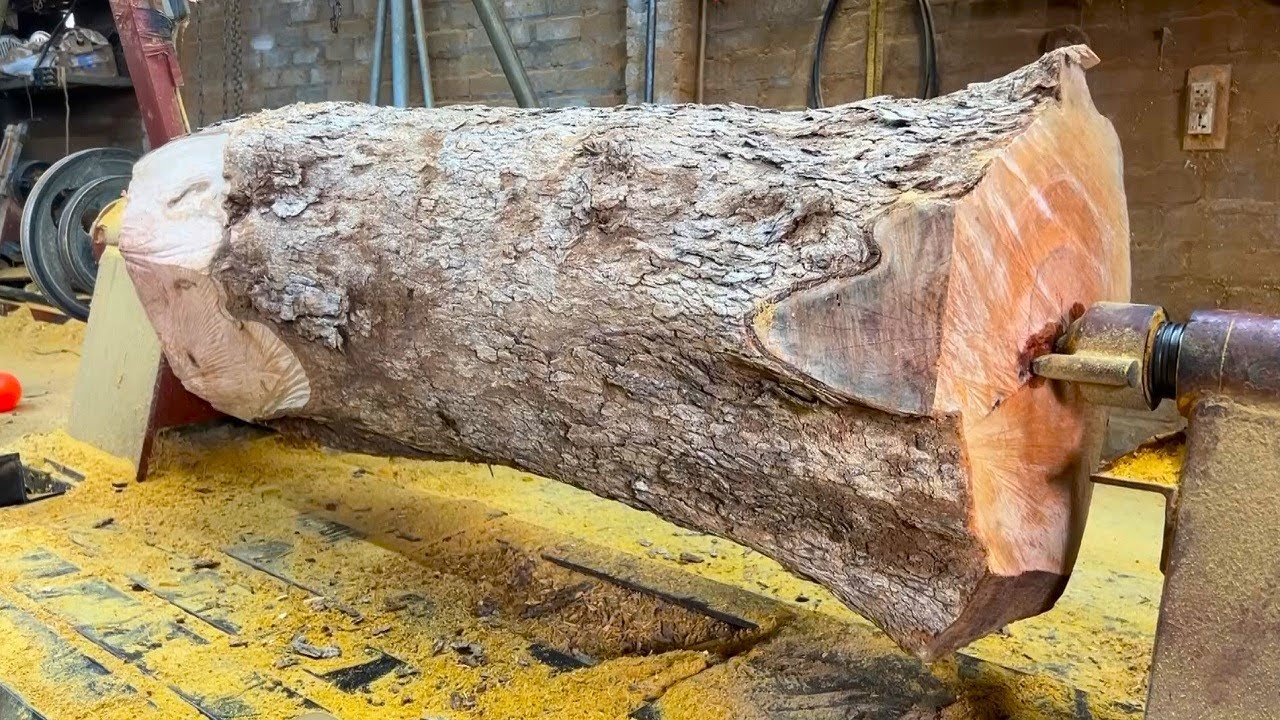 The Art of Round Woodturning and the Large Lathe Skillful, Precise and ...