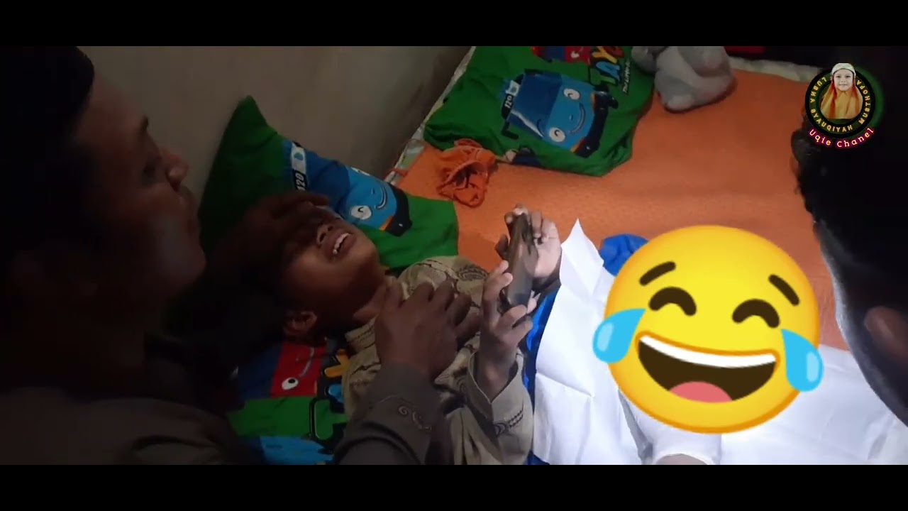 Prosesi sunat atau khitanan lucu bikin ngakak, baru dipegang sudah ...