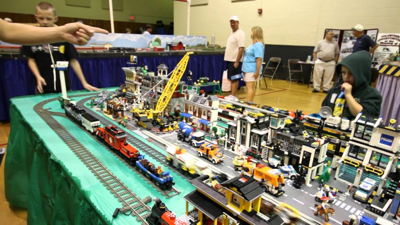 LEGO Model Train Layout - YouTube