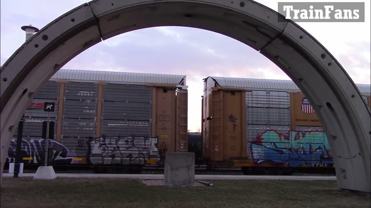 Manifest Train CN M301 CN 3855 & CN 3975 Locomotives Sarnia Ontario - YouTube