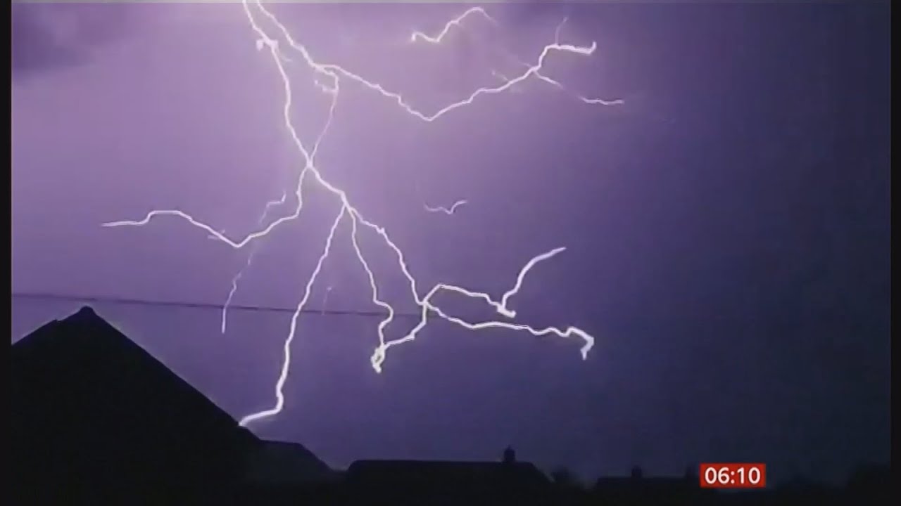 Weather Events 2020 - 50k lightning strikes last night (UK) - BBC News ...