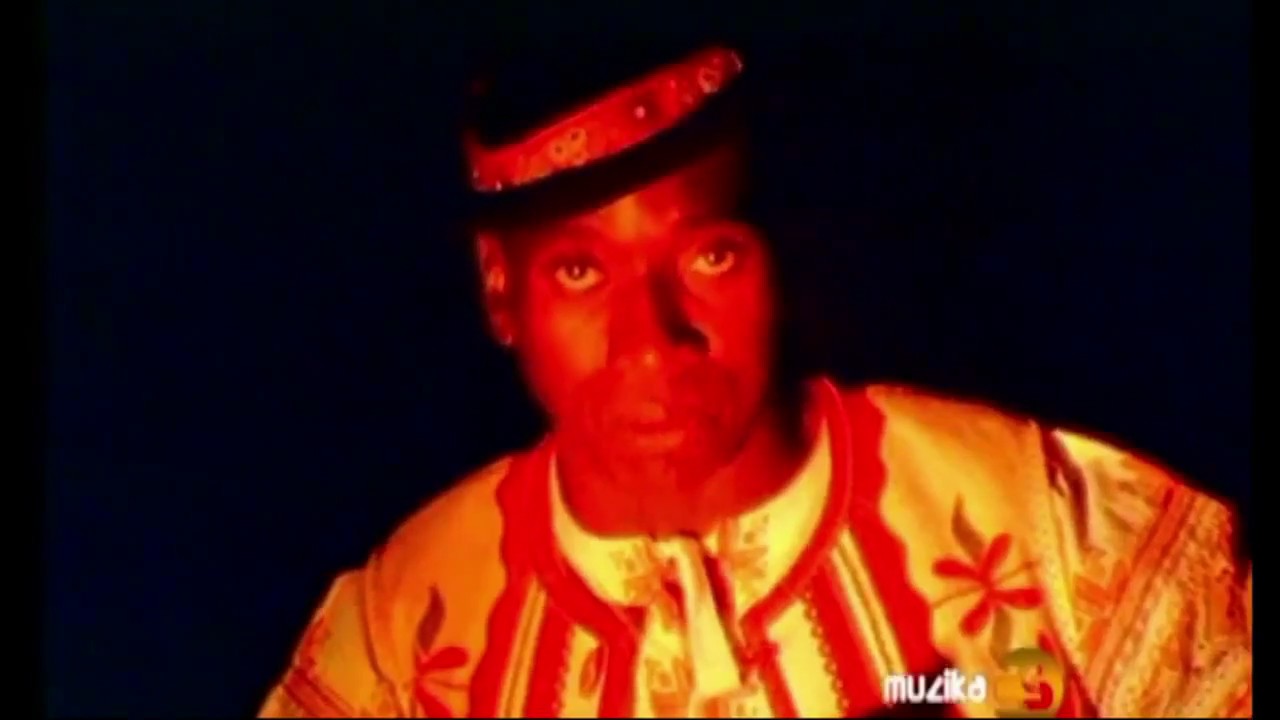 Ibrahim Maiga Čierna bača / Black Shepherd - YouTube