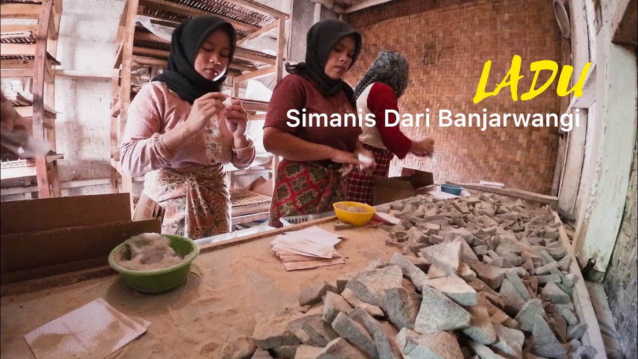 Suasana Pedesaan Jawa Barat Pembuatan Makanan Tradisional Ladu Dari ...