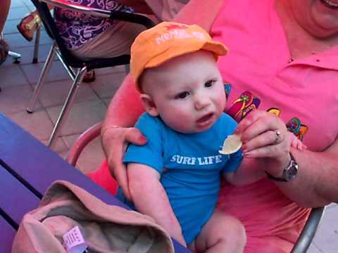 Baby eating a lime - YouTube