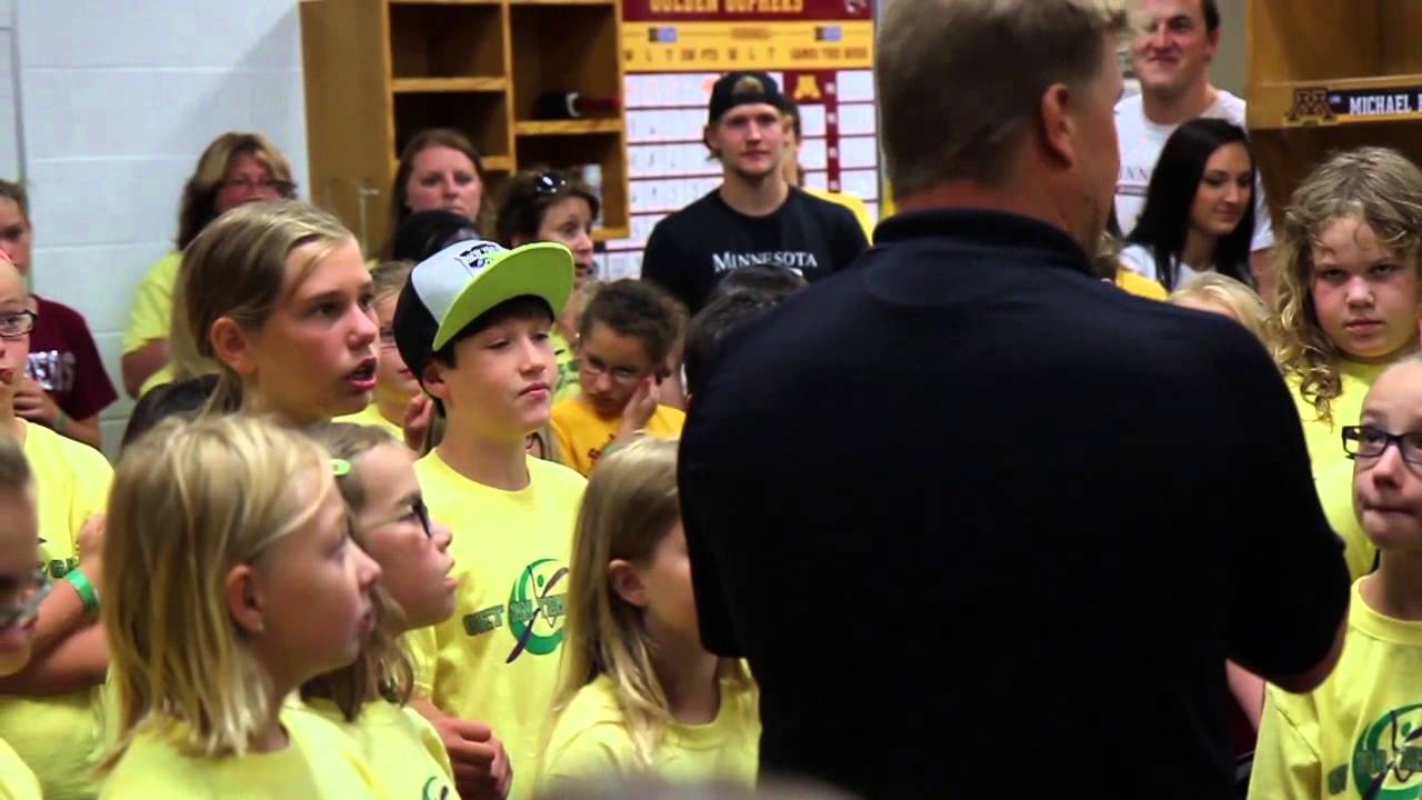 MAGIC Bus: Gophers Take Kidstop on Mariucci Arena Tour! - YouTube