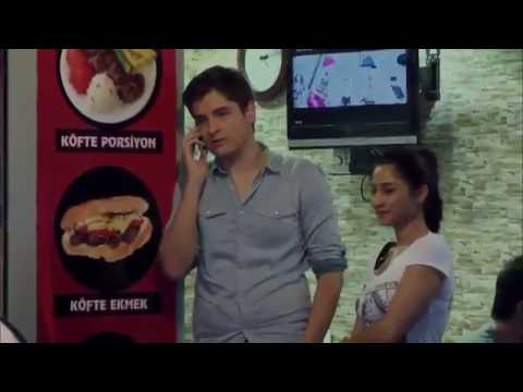 Arka Sokaklar Mesut kokoreç yiyor ve Tunç ile sevgilisi çıkar