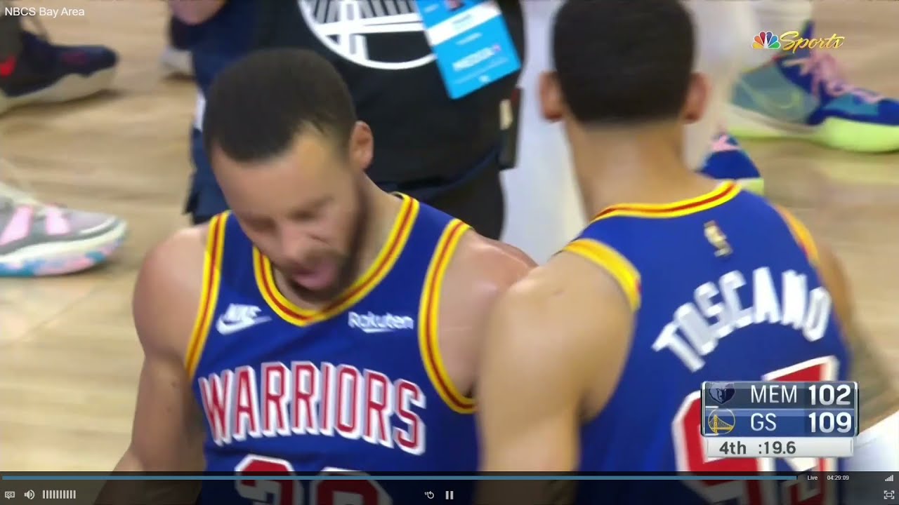 Curry kisses Chase Center Goodnight 😴😴| Warriors vs Grizzlies - YouTube