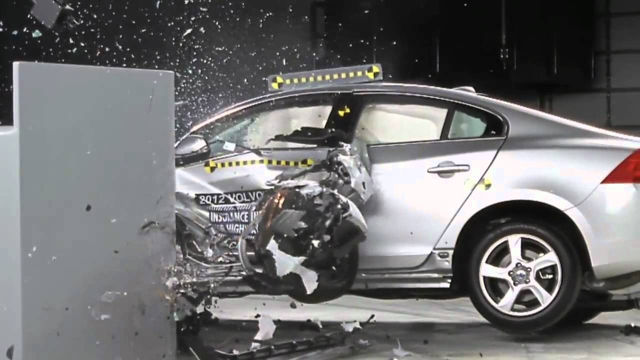 CRASH TEST IIHS: 2012 Volvo S60 Small Overlap Test (Overall evaluation ...