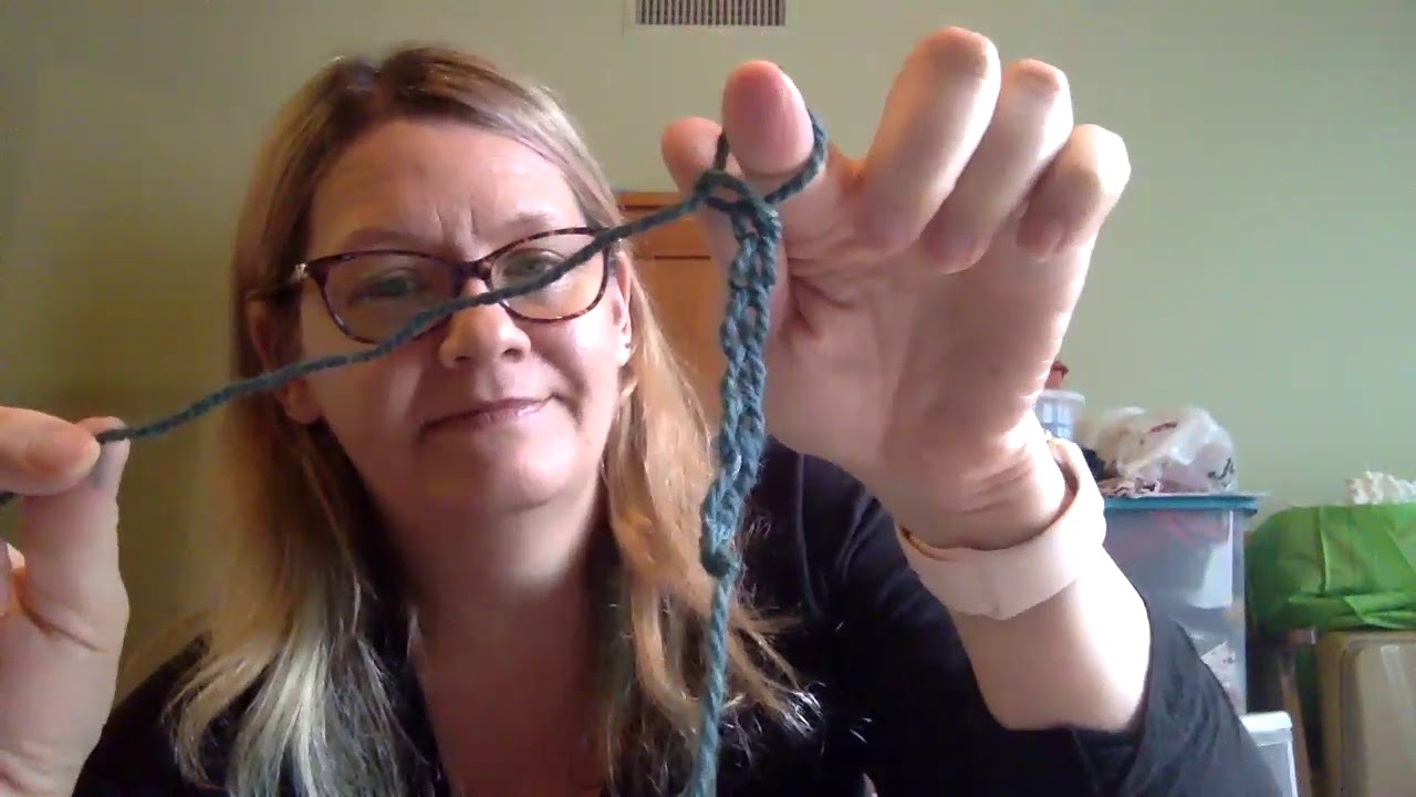 1 finger knitting - YouTube