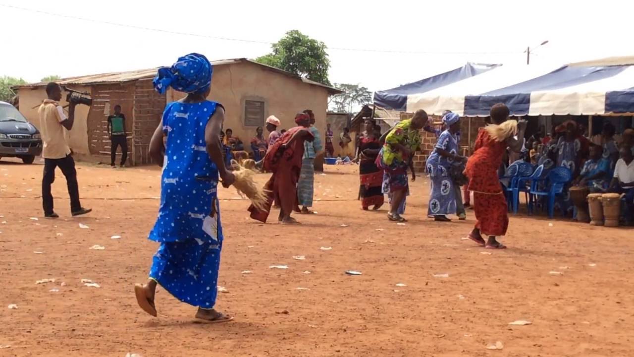 Ivorian tribal dance (Les bétés) - YouTube