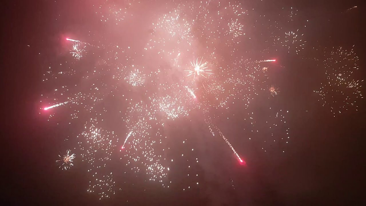 The Villain | SPOOK Fireworks | 90 Shot 1.3G Firework Cake [2020 ...