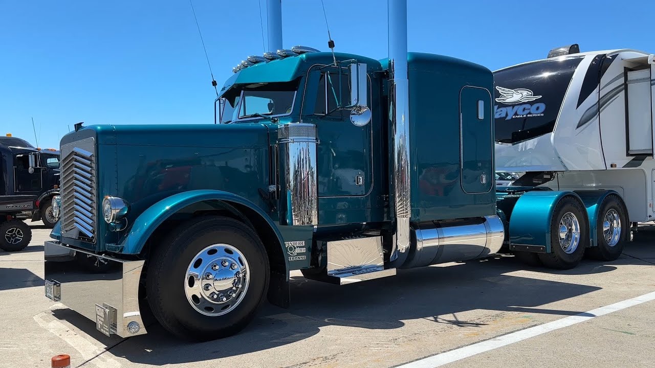 1999 Peterbilt 379 Customized Sleeper blue - YouTube