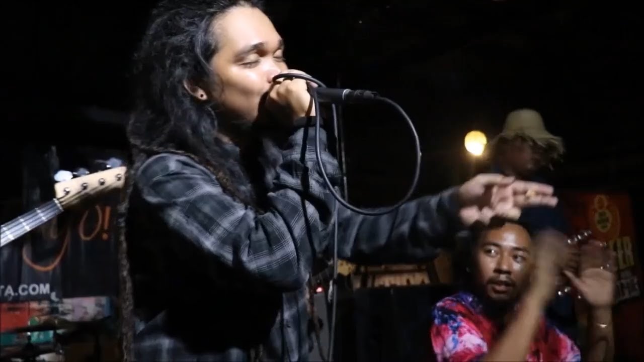 Lion and the Scouts "Bayo!" live at Rakista Jam Tayo 91 (Dec. 10, 2016 ...