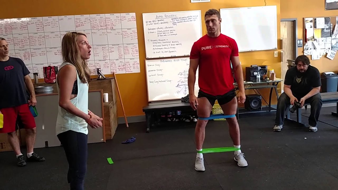 Mini band squat activation - YouTube