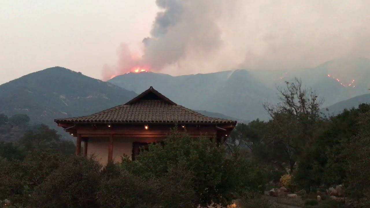 Thomas Fire above Montecito - YouTube