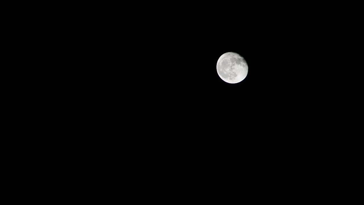 nikon d5200 moon video test tamron 18-200mm zoom - YouTube