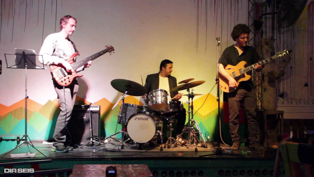 Tomás Calarco Jazz Trío - Birk’s works - YouTube