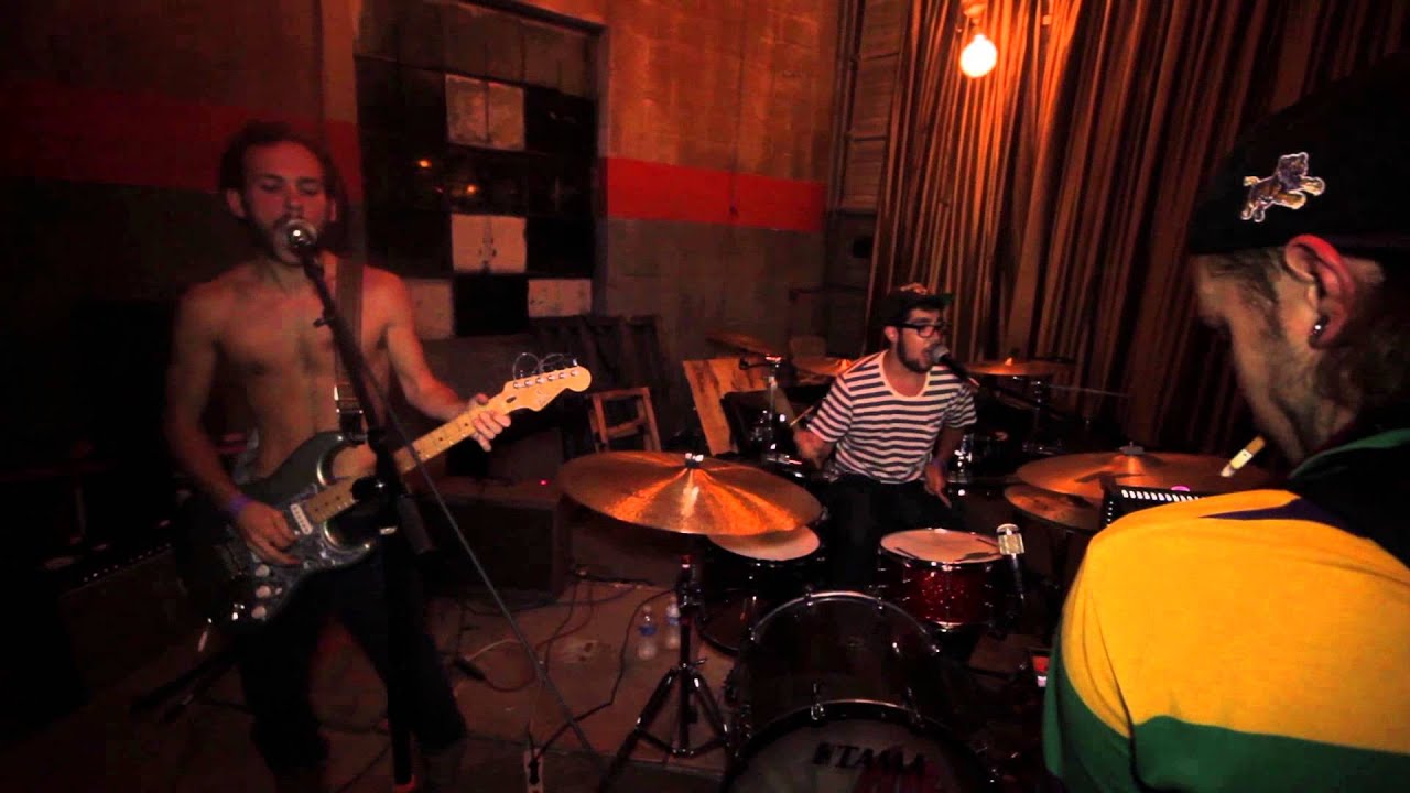 Trillbee Sees Blackbear & the Surf Bums - YouTube