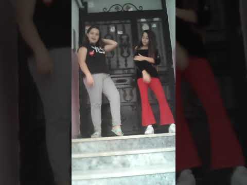 Boombayah sarkisi ile dans ettik cok eglenceliydi☺☺☺☺