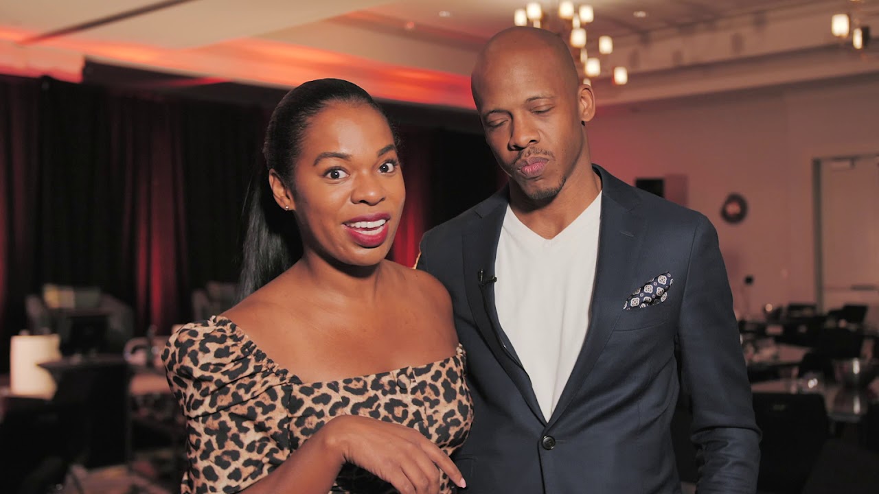 Boda De Mecca Moore Tartt Reklam För @Makeup Mekka / Glow Elixir är