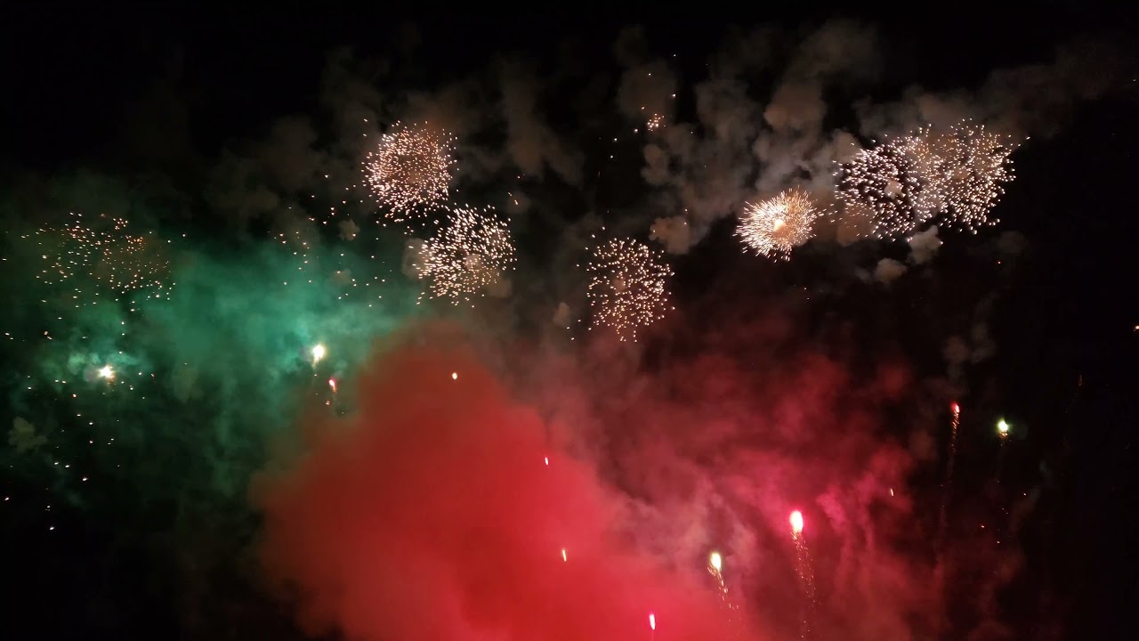 SuperMan 🦸‍♂️ 360 shots firework - YouTube