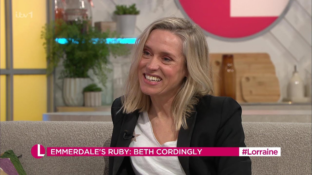 Beth Cordingly (Plays Emmerdale's Ruby Fox-Miligan) On Lorraine [10.04. ...