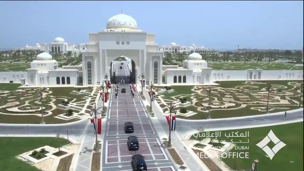 Chinese President arrives at the Presidential Palace in Abu Dhabi ...