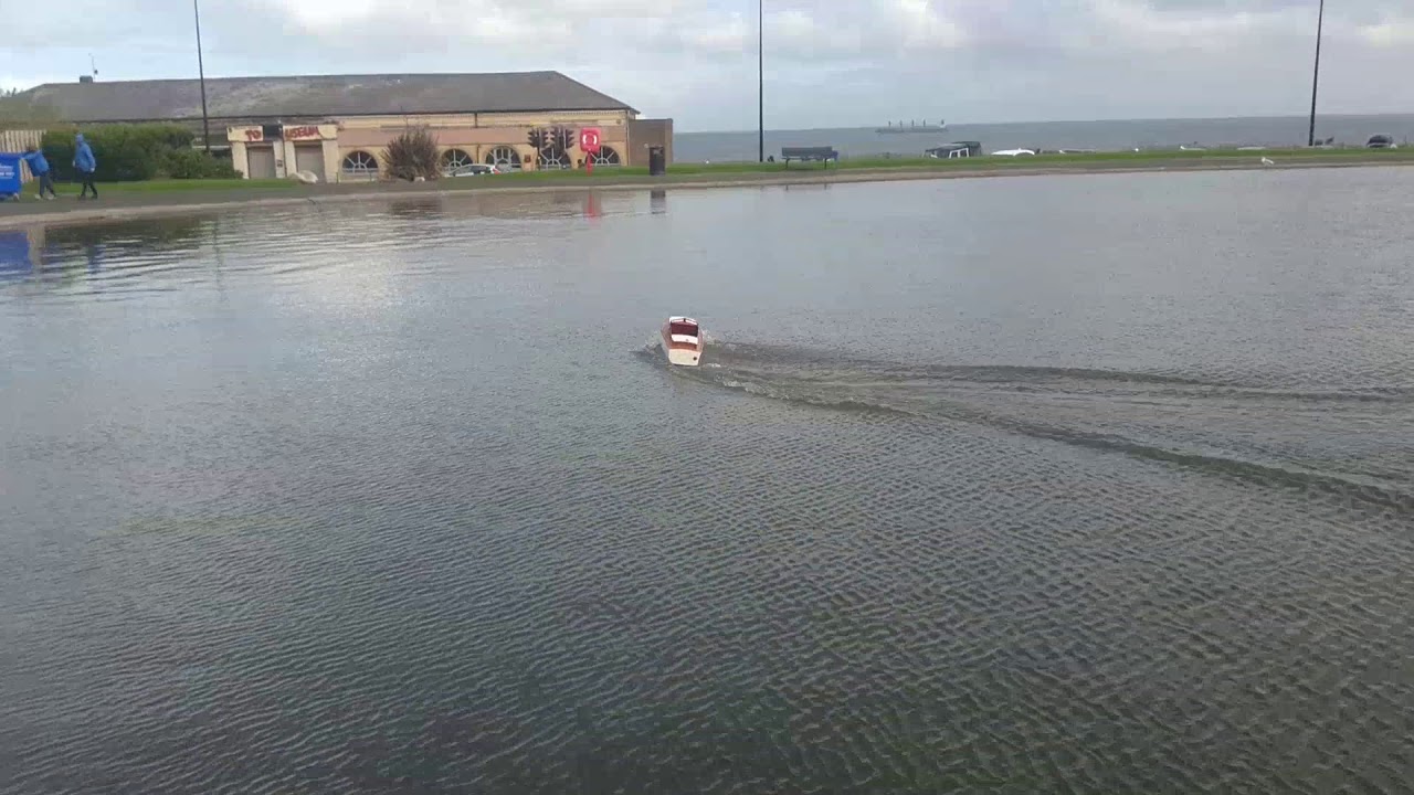 Sea Queen model boat at Tynemouth Lake North Tyneside. - YouTube
