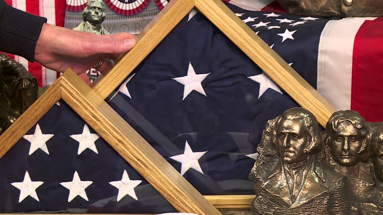 Colonial Flag's Patriotic Decor - YouTube