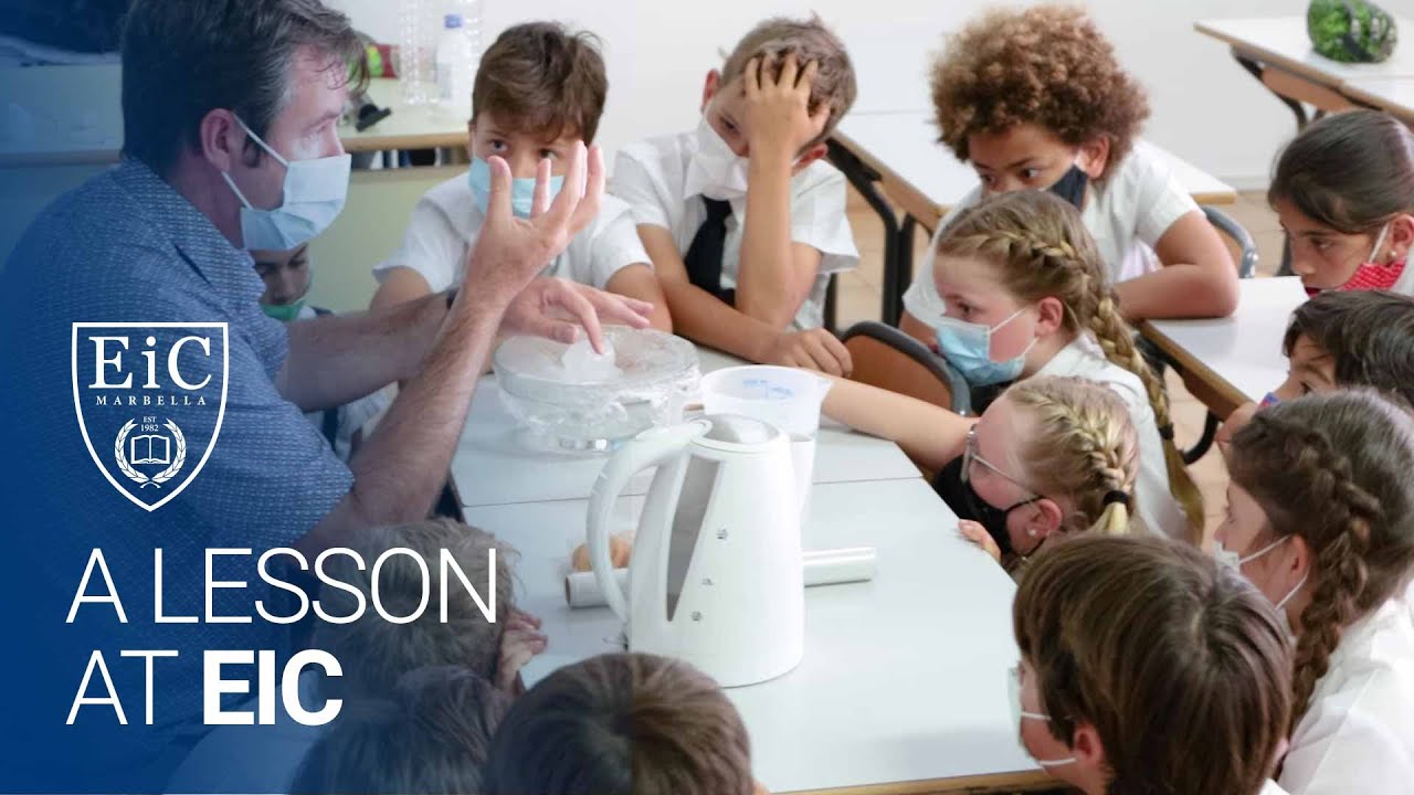 A LESSON AT EIC - The English International College - YouTube