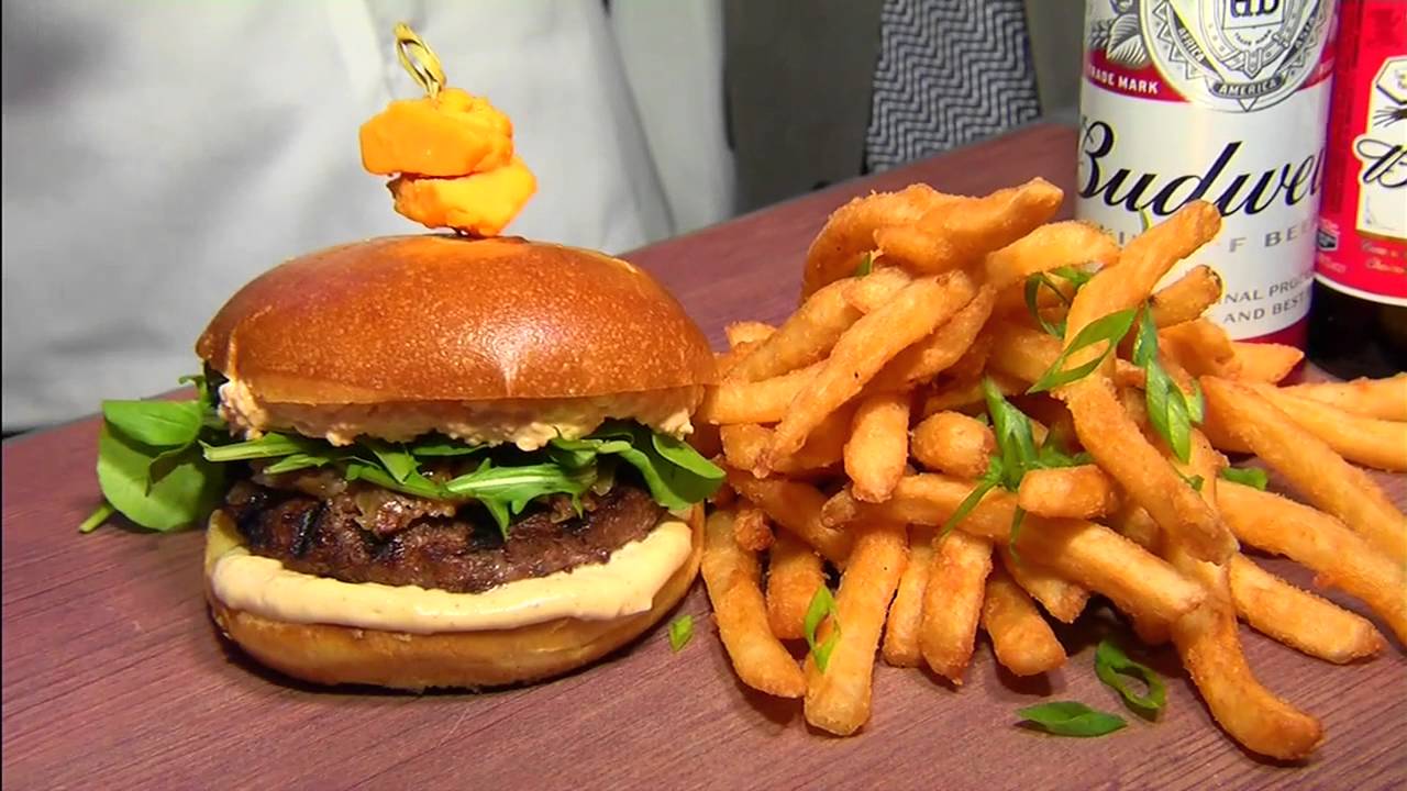 Skin and Chef with The Dirk Burger - YouTube