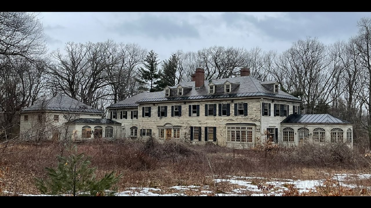 Exploring a HUGE Abandoned 1901 Multi Million Dollar Mansion With MANY ...
