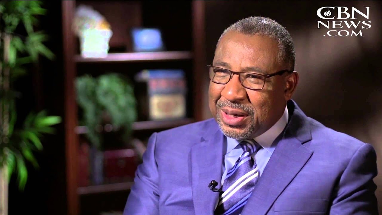 Faith on the Field: Earl Smith's Journey from Drugs to NBA Chaplain ...
