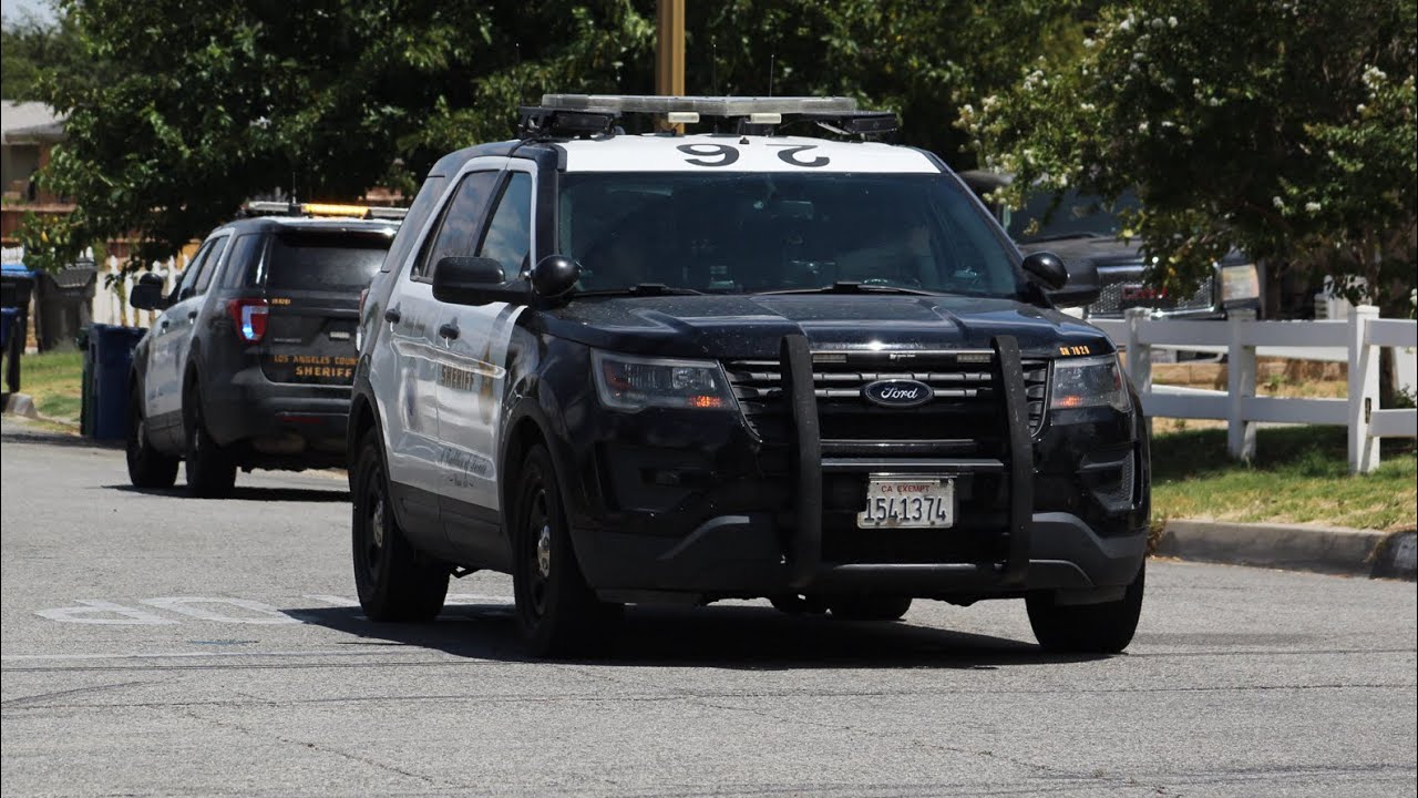 LASD Units responding to a foot pursuit, - YouTube