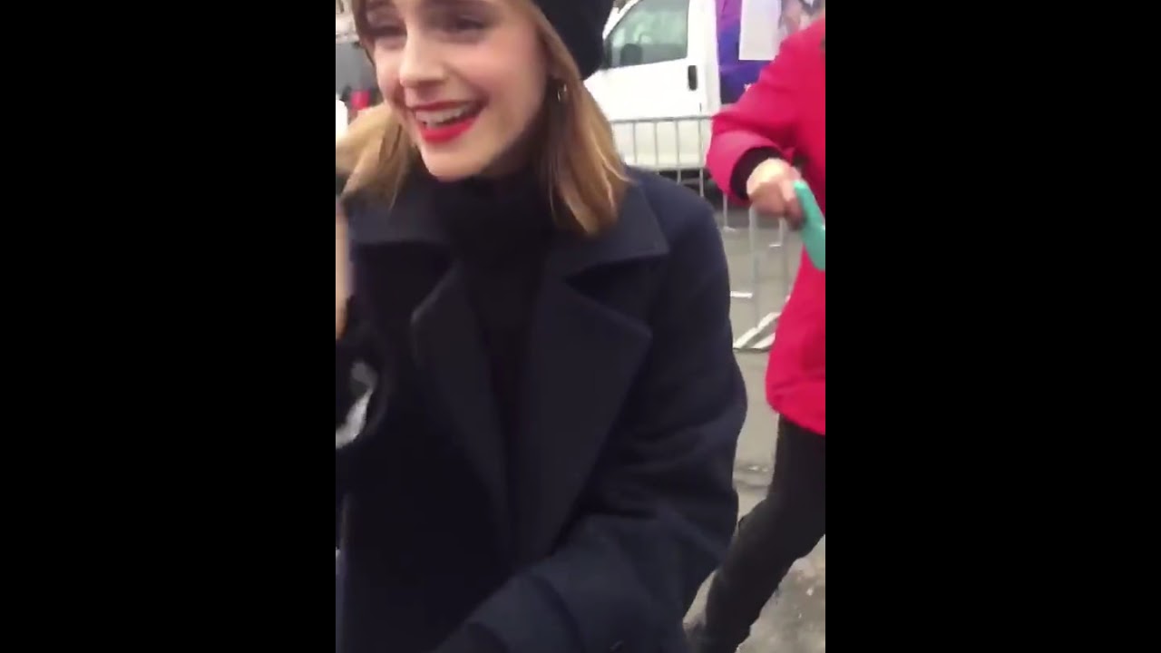 Emma Watson with fans at the Women's March - YouTube