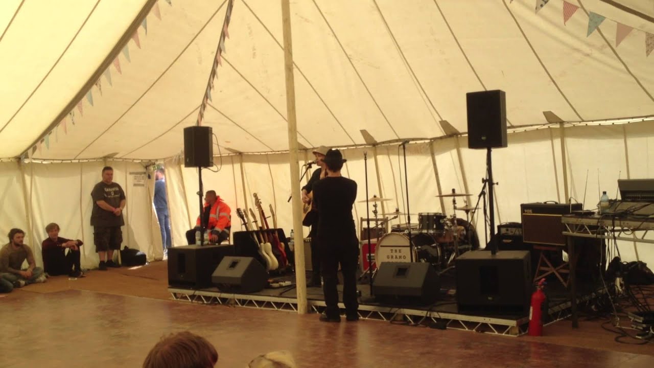 Suzanne Vega at Tim Peaks Diner - Isle Of Wight Festival (introduced by ...