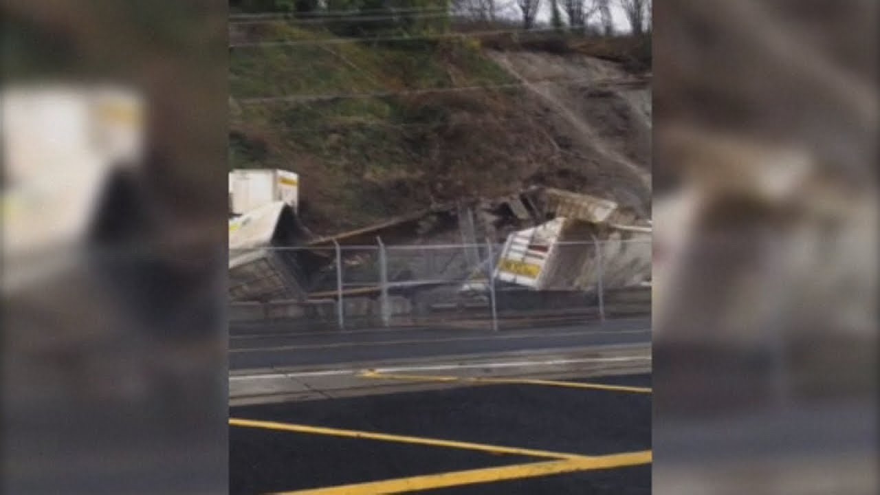 Mudslide derails train in Washington - YouTube