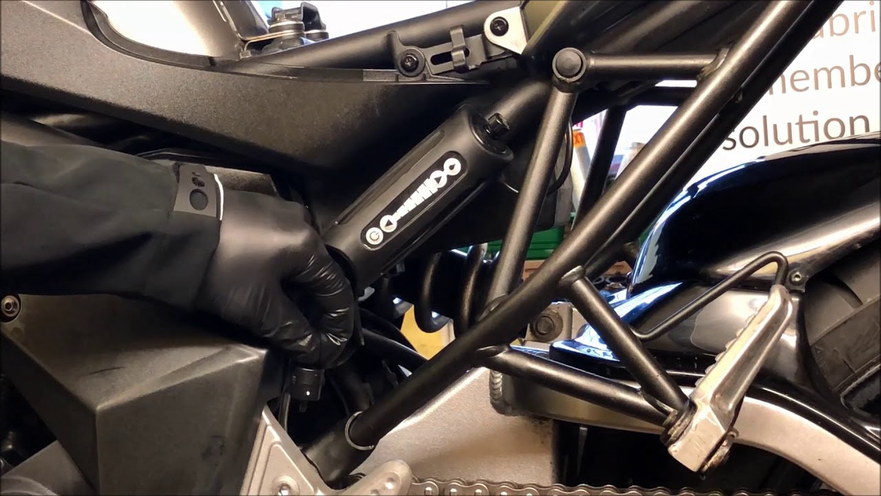 Scottoiler xSystem 1.0 - 7c. First Setup - Priming & Adding Check Valve ...