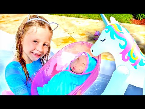 Nastya y papá juegan con juguetes inflables gigantes