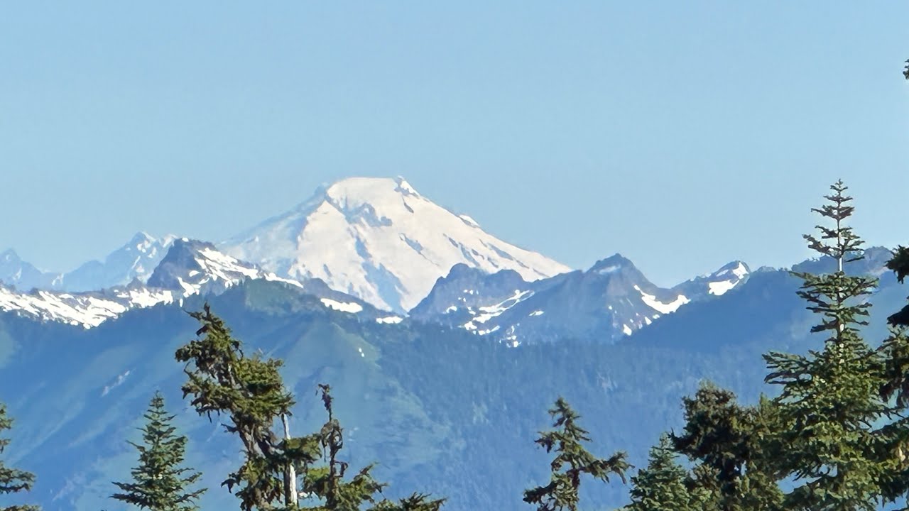Big T on the PCT 2024 - Day 10 - Mt Ranier in view! - YouTube