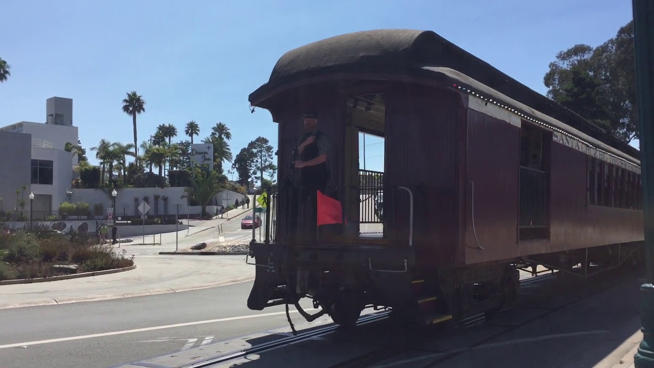 Santa Cruz beach train arriving into Santa Cruz - YouTube