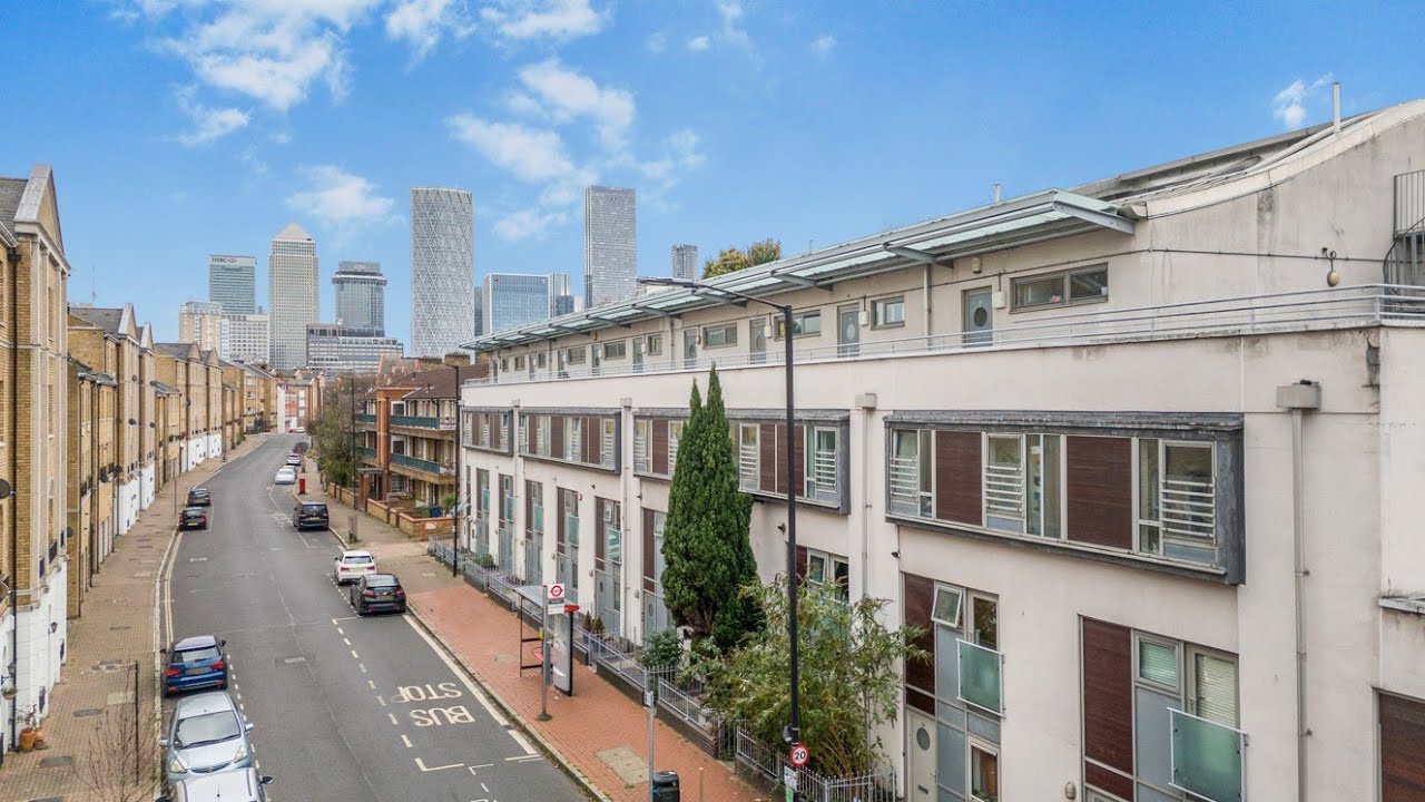 Rotherhithe Street, London, SE16 - YouTube