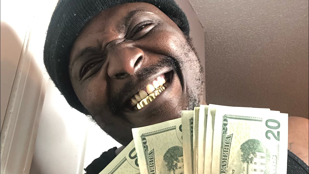 HOW HOOD DUDES BE LIKE ON FACEBOOK LIVE SHOWING THEY GOT MONEY 💰😂😂😂😂😂😂😂 ...