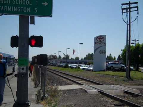 Train vs RV in Hillsboro - YouTube