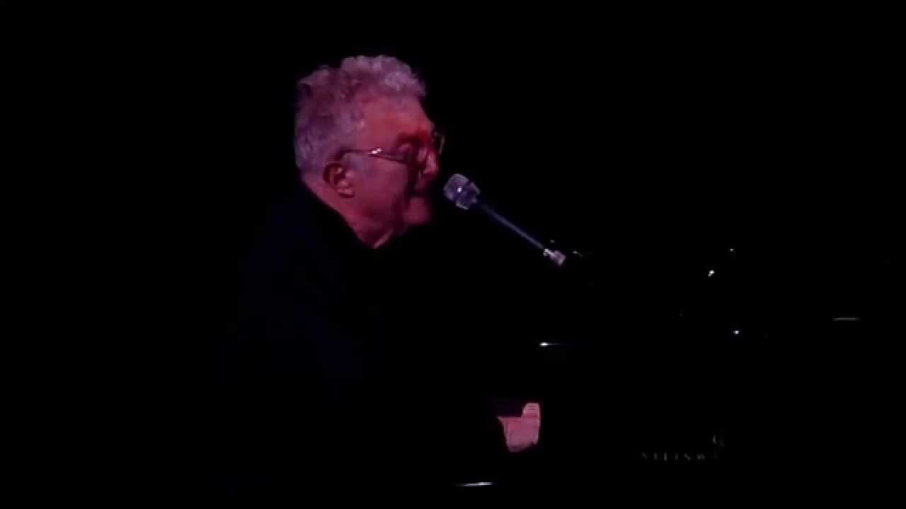 RANDY NEWMAN - short people - LIVE @ ADMIRALSPALAST BERLIN 1-11-2015 ...