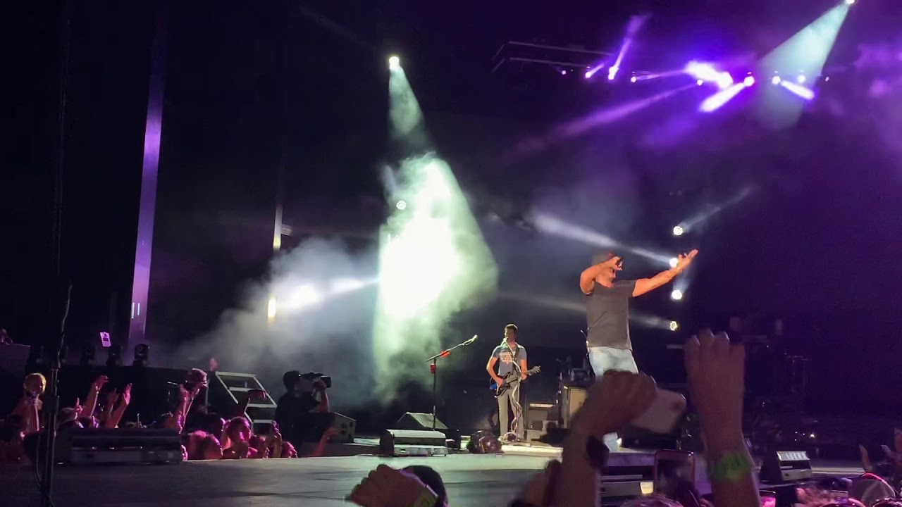 Luke Bryan - Livin on a prayer - YouTube