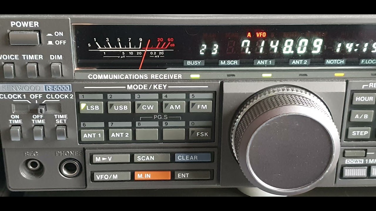 Home Made Magnetic Loop VS AOR LA400 Commercial Antenna - YouTube