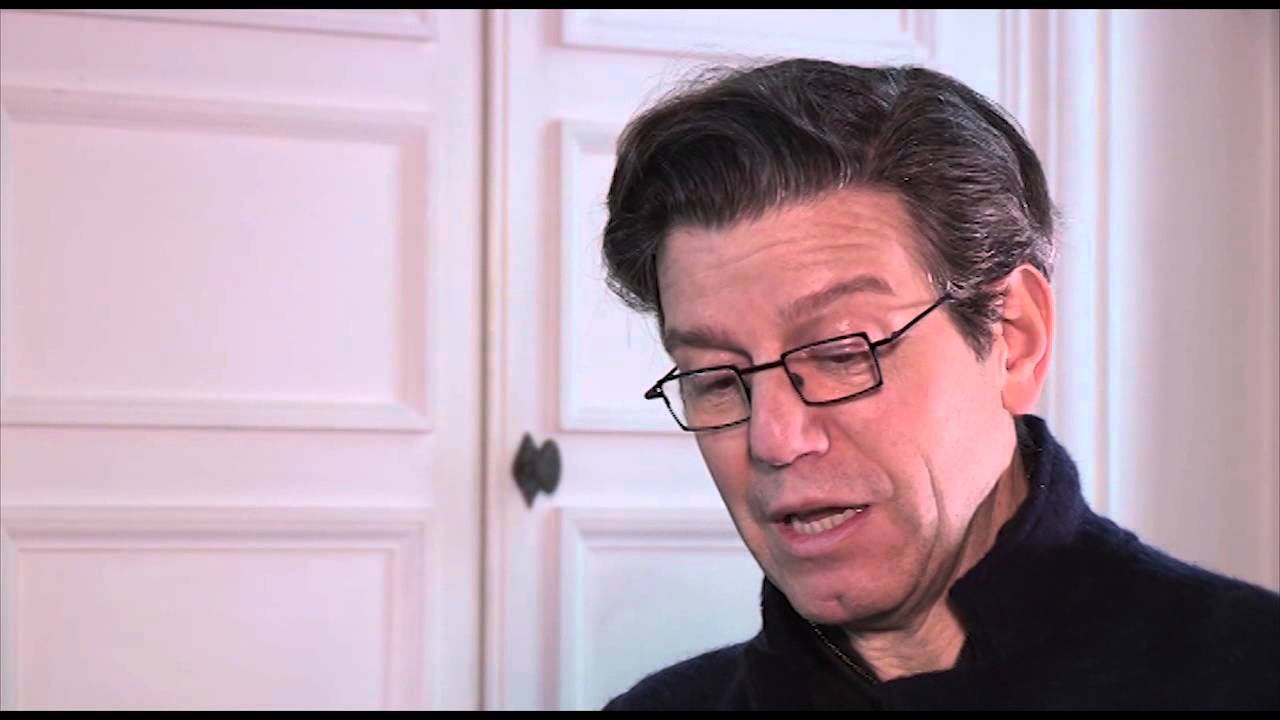 Interview with Robert Carsen : "Die Zauberflöte" by Mozart - YouTube
