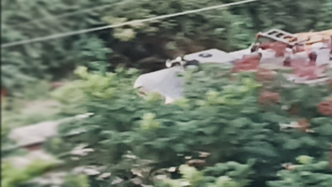 KJM/WAP-7 hauling 22690 – Ahmedabad Weekly SF Express. - YouTube