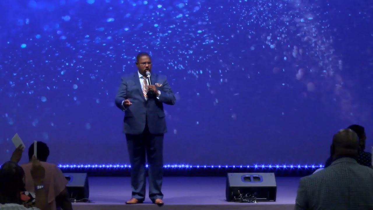 It's The Upgrade For Me - Pastor Ronnell Williams - YouTube